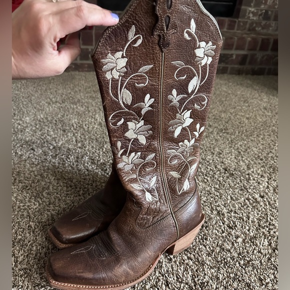 Ariat | Shoes | Euc Twisted C Boots With Floral Embroidery | Poshmark